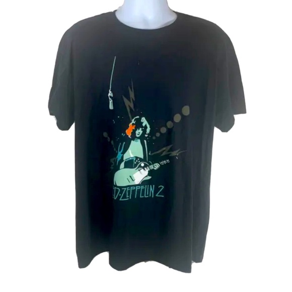led zeppelin | Shirts | Led Zeppelin Graphic Tshirt Size Large | Poshmark